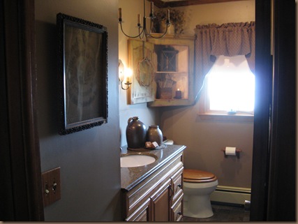 Simply Prim: Bathroom Makeover